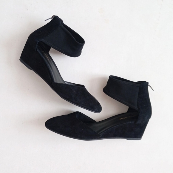 Pelle Moda | Shoes | Pelle Moda Kyler Black Suede Low Wedge Heels ...